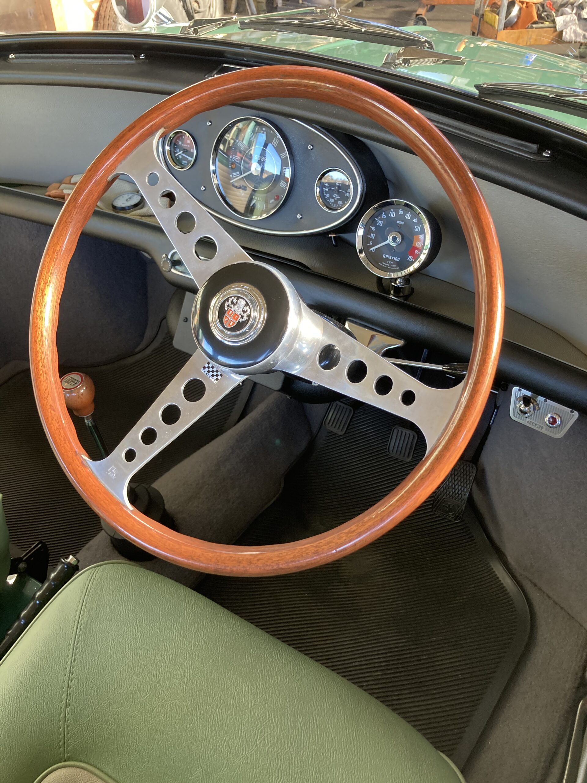 2023 初日 – BL Cars Ltd.